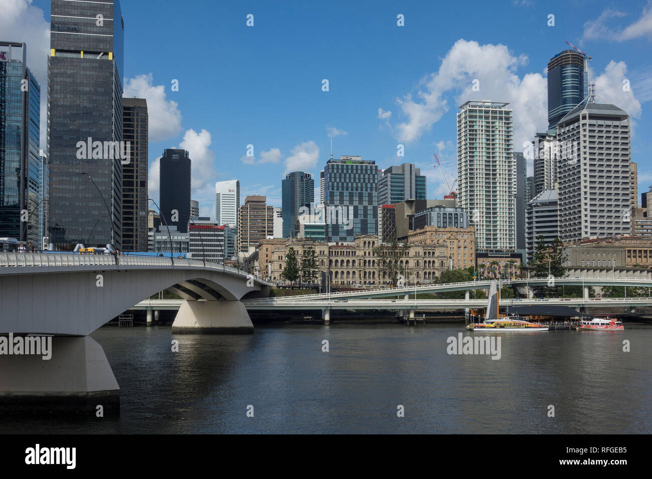Australia, Queensland, Brisbane, Victoria bridge & skyline Stock Photo ...
