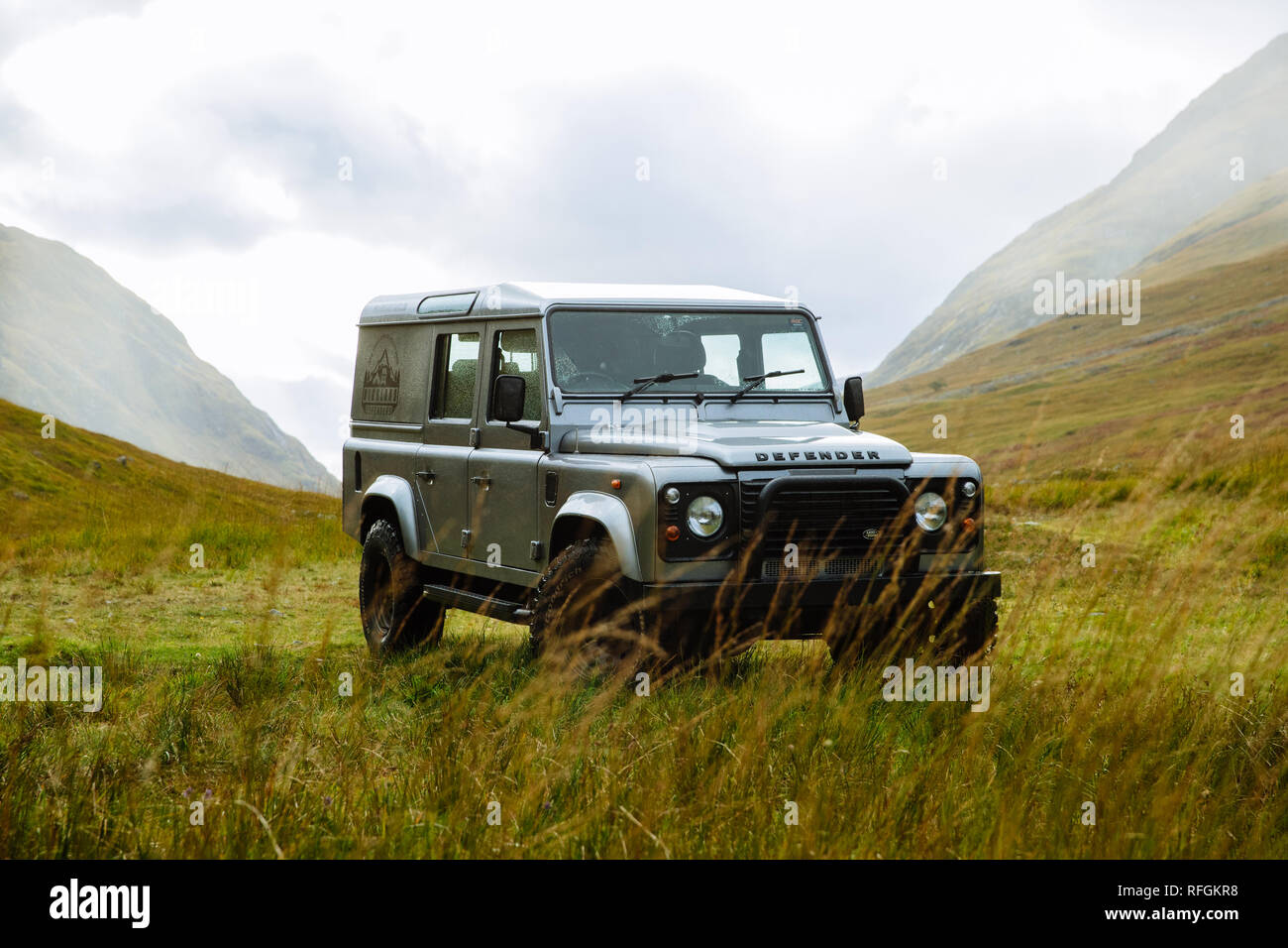 A Land Rover and wild camping spot in Scotland Stock Photo - Alamy