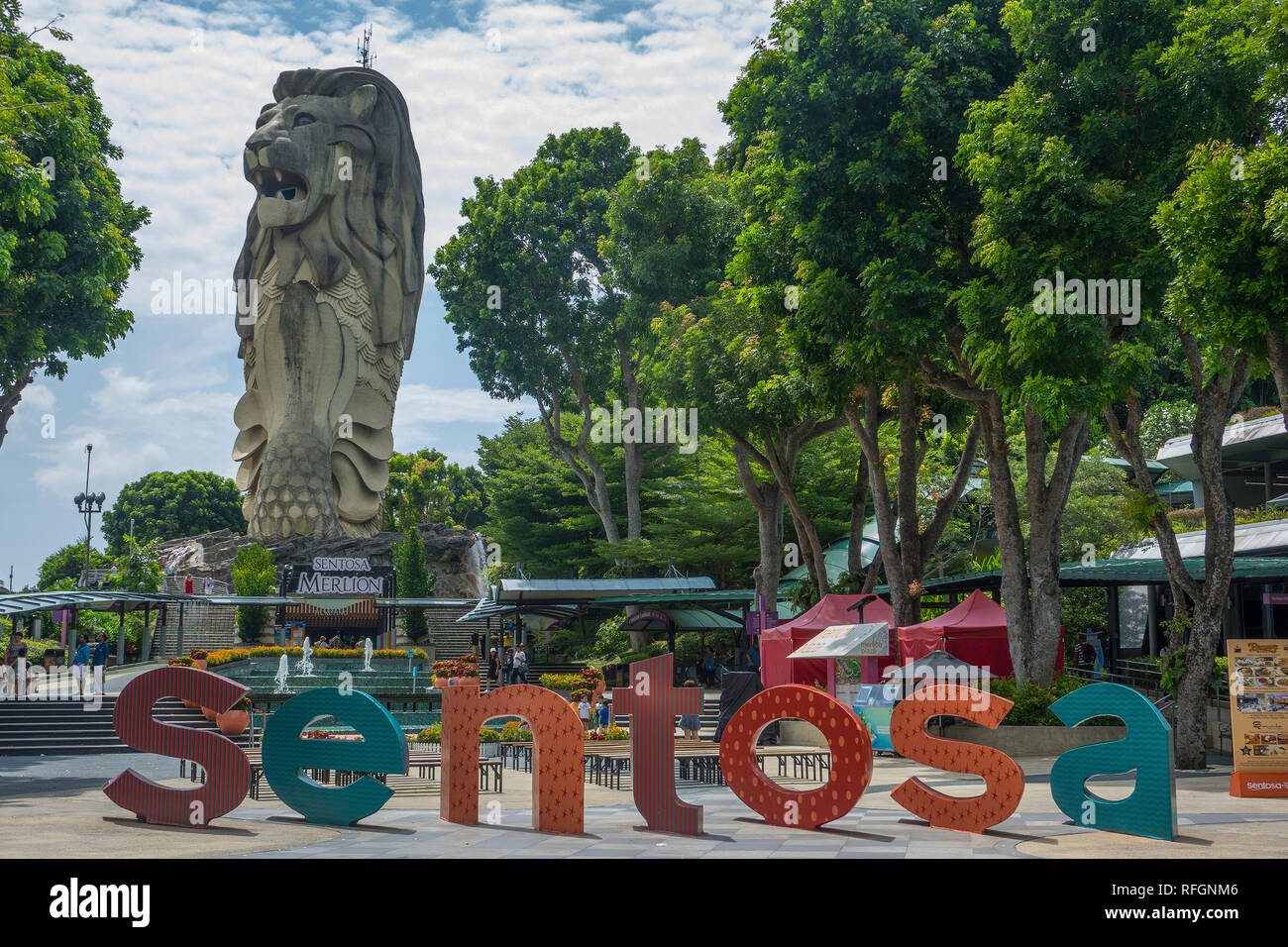 Singapore, Sentosa Island, Merlion & resort sign Stock Photo - Alamy