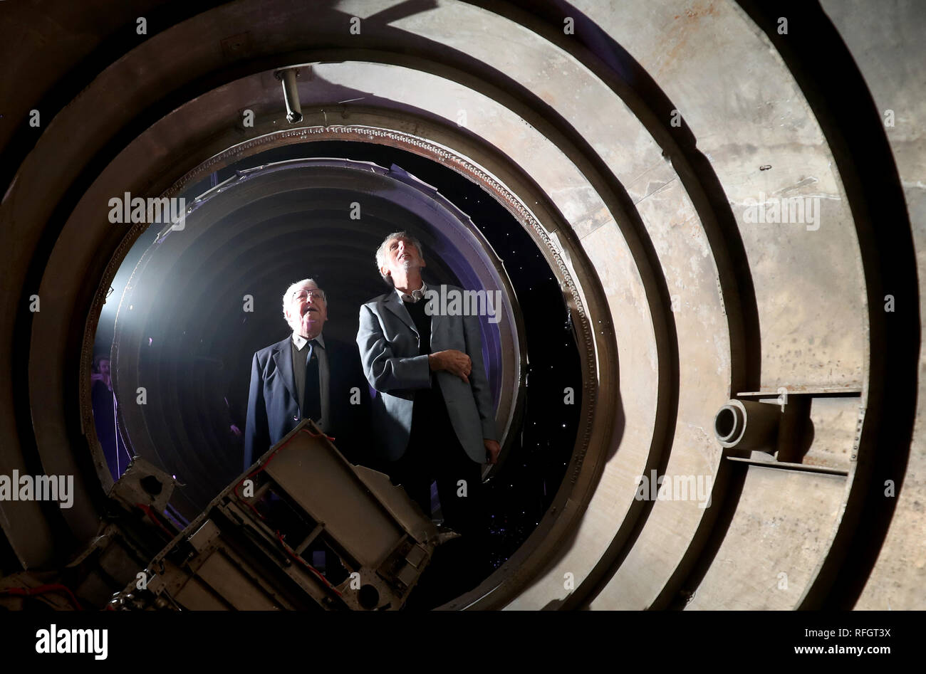 Black arrow rocket isle hi-res stock photography and images - Alamy