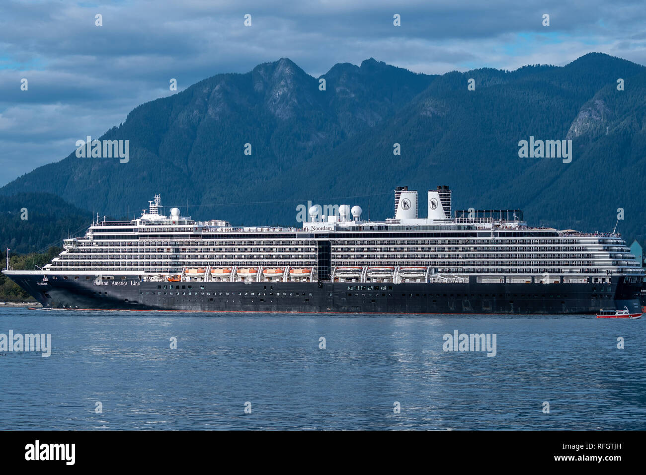 Cruise ship noordam hi-res stock photography and images - Alamy