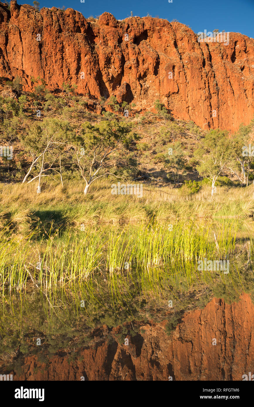 Macdonnell ranges hi-res stock photography and images - Alamy
