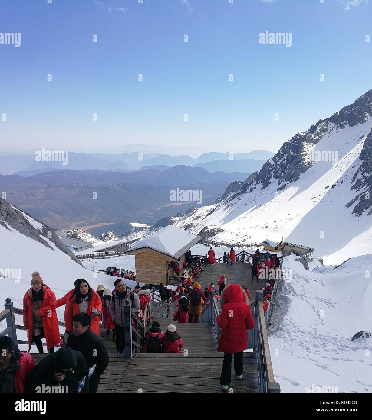 Jade dragon snow mountain ski hi-res stock photography and images - Alamy