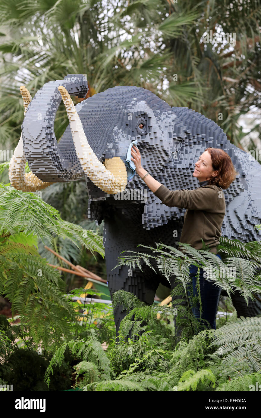 Life size lego brick sculptures hi-res stock photography and images - Alamy