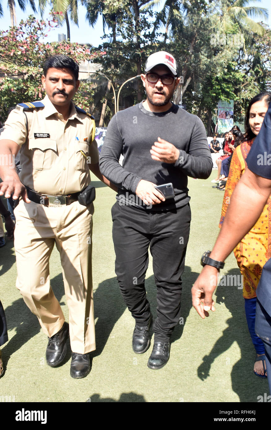 Aamir khan hi-res stock photography and images - Alamy