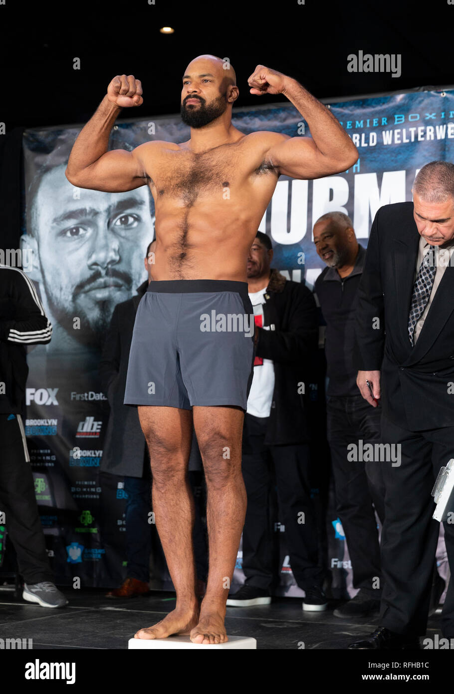 Official weigh in hi-res stock photography and images - Alamy