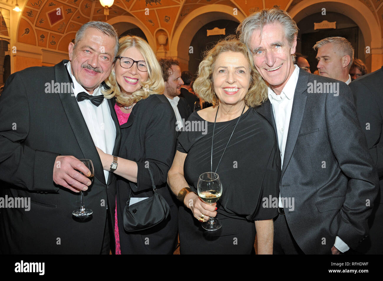 Munich, Germany. 25th January 2019. The actor Joseph Hannesschläger (l ...