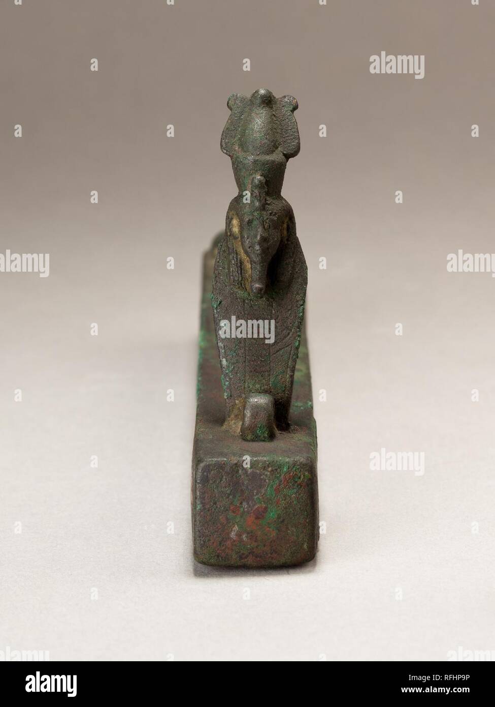 Human headed cobra surmounting hi-res stock photography and images - Alamy