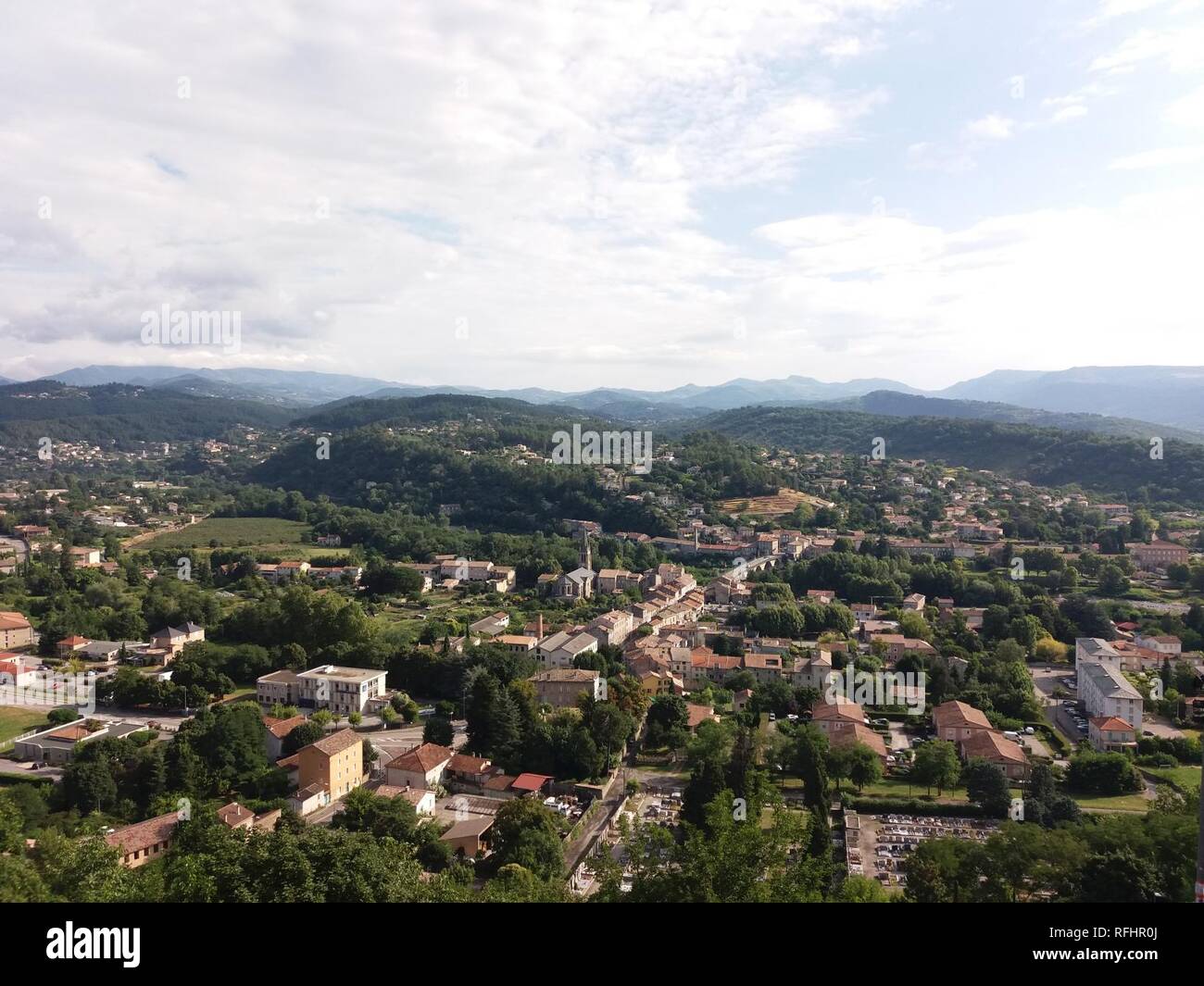 Aubenas - Quartier de Pont d'Aubenas vu depuis le belvédère du château ...