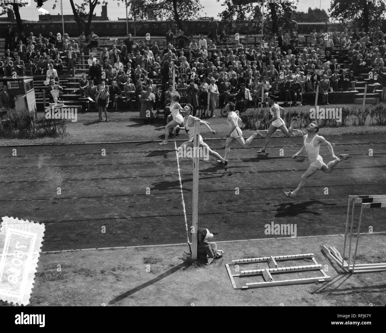 Finish 100 hi-res stock photography and images - Alamy