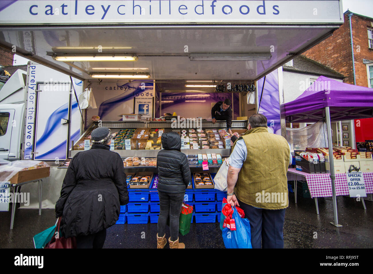 Sherborne, Dorset, UK. 15th October 2018. Members of the public enjoy ...