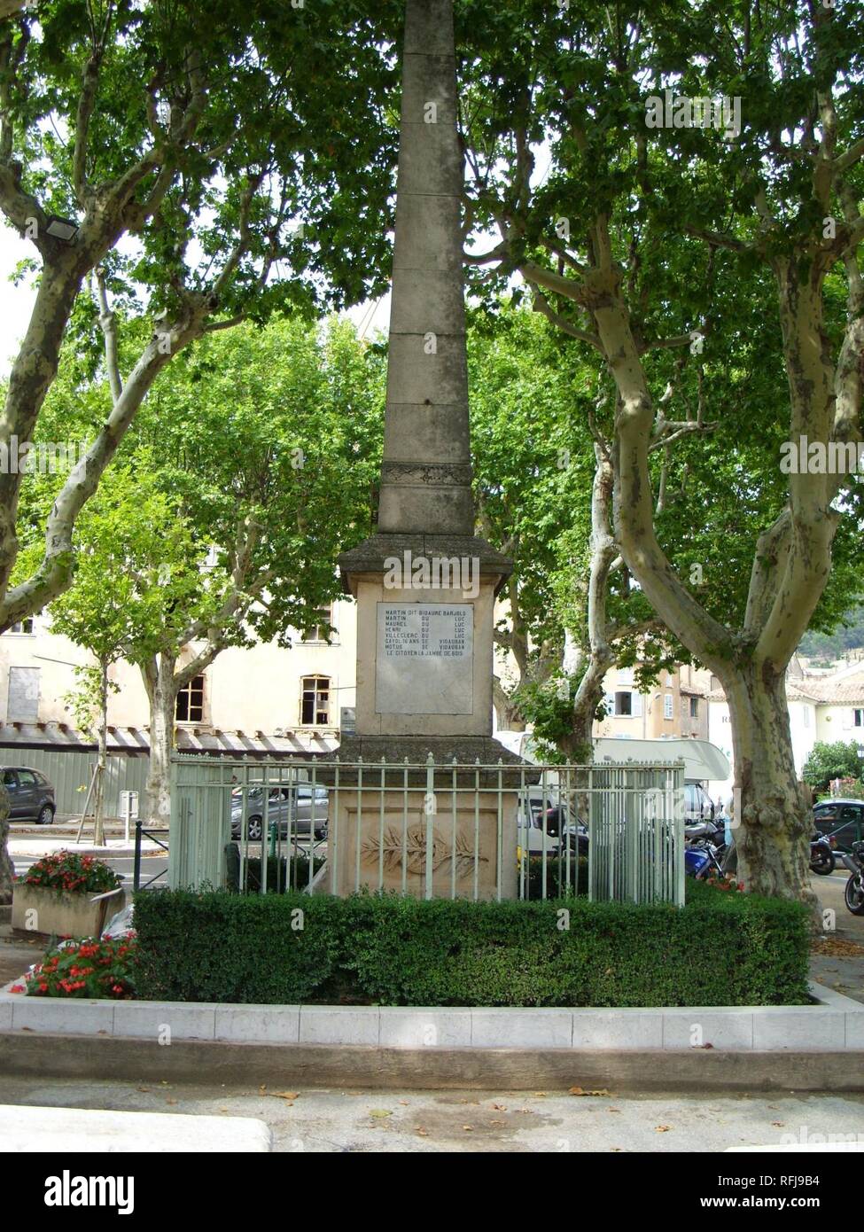 Face sud hi-res stock photography and images - Alamy