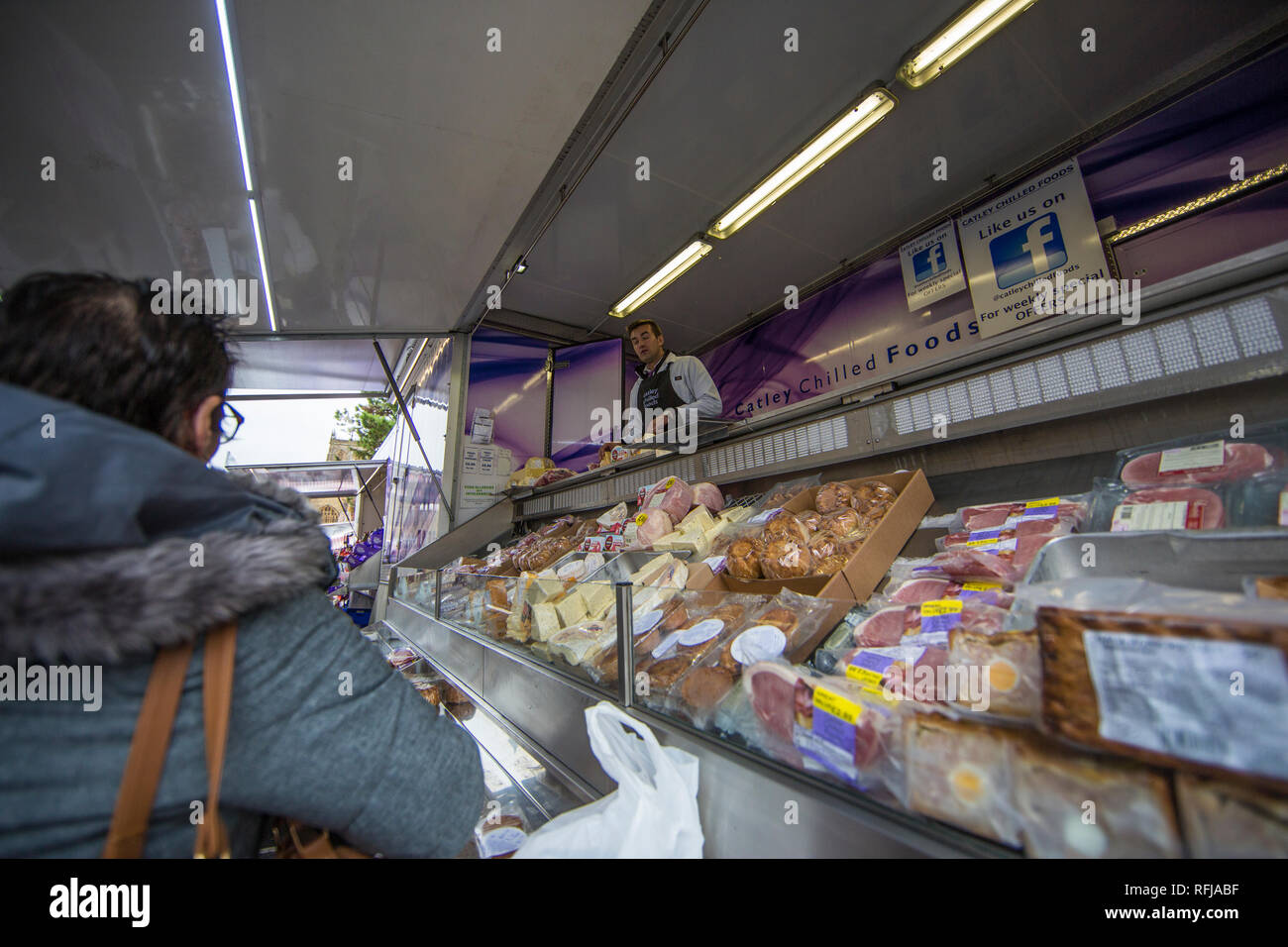 Sherborne, Dorset, UK. 15th October 2018. Members of the public enjoy ...