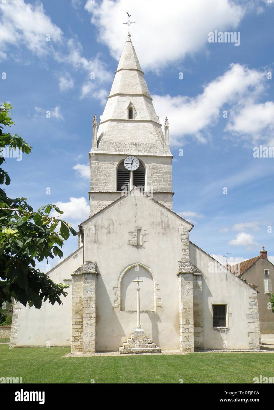 Auxey-Duresses Église Saint-Martin 3 Stock Photo - Alamy