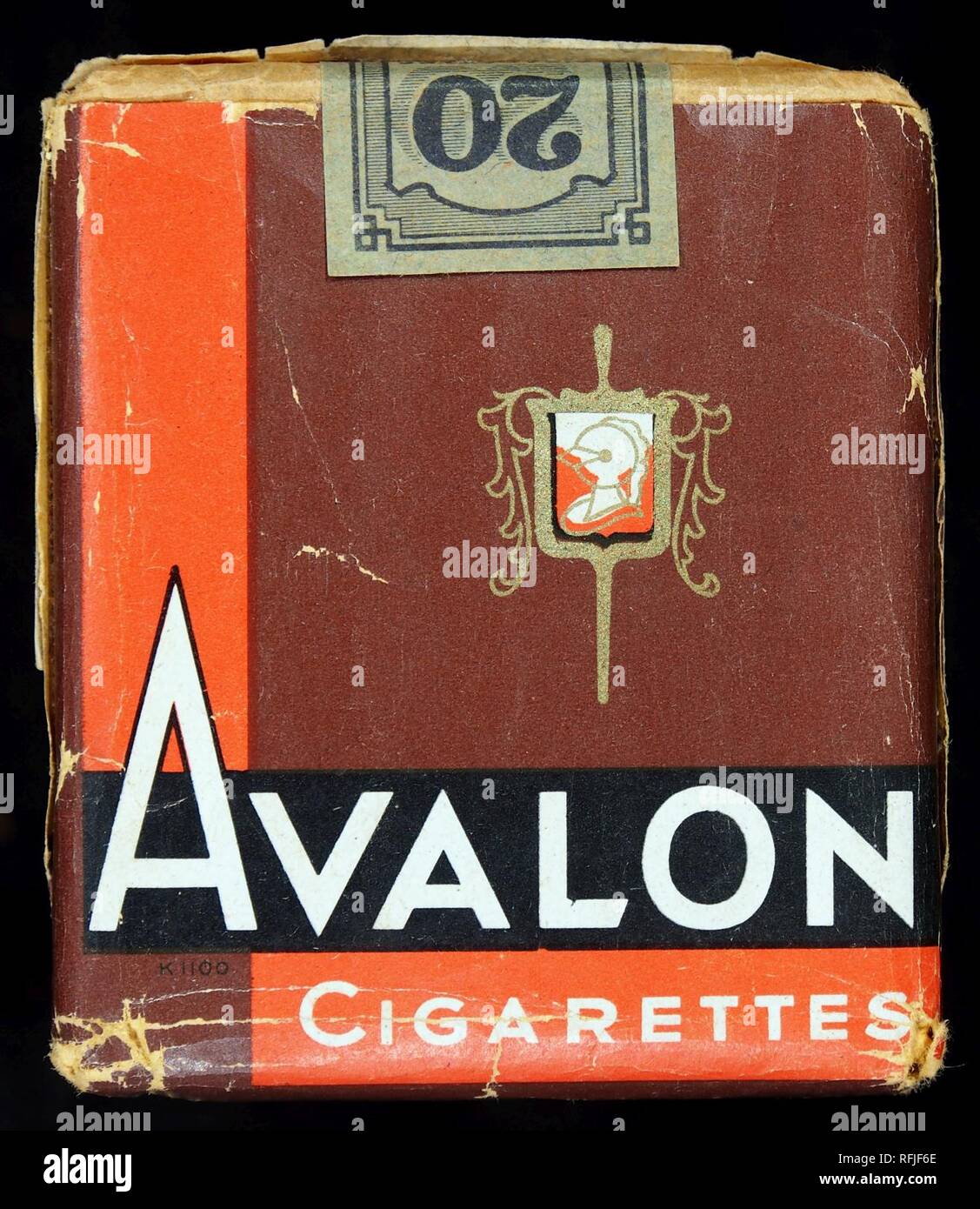Avalon cigarettes pack, front Stock Photo - Alamy