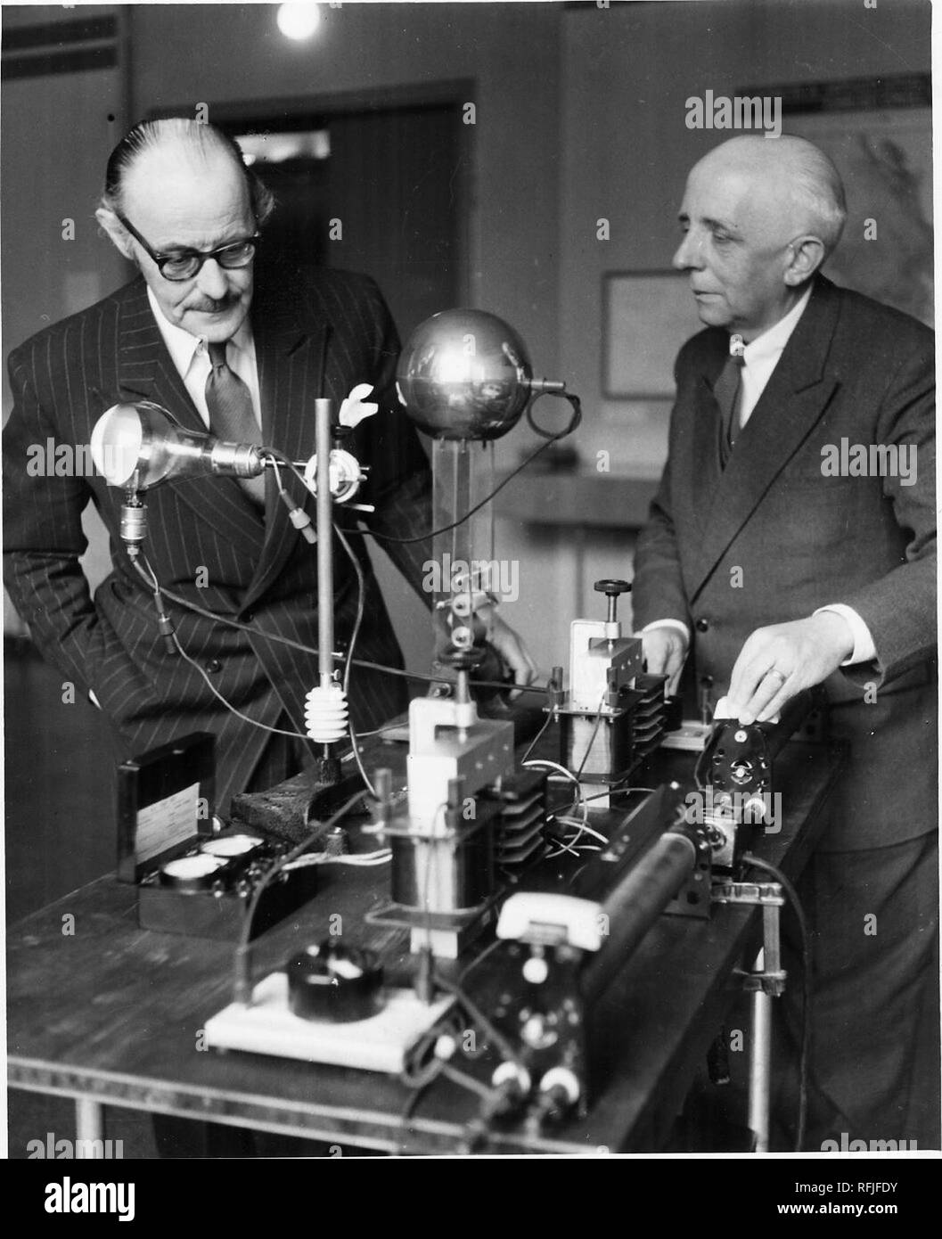 Fysik hi-res stock photography and images - Alamy