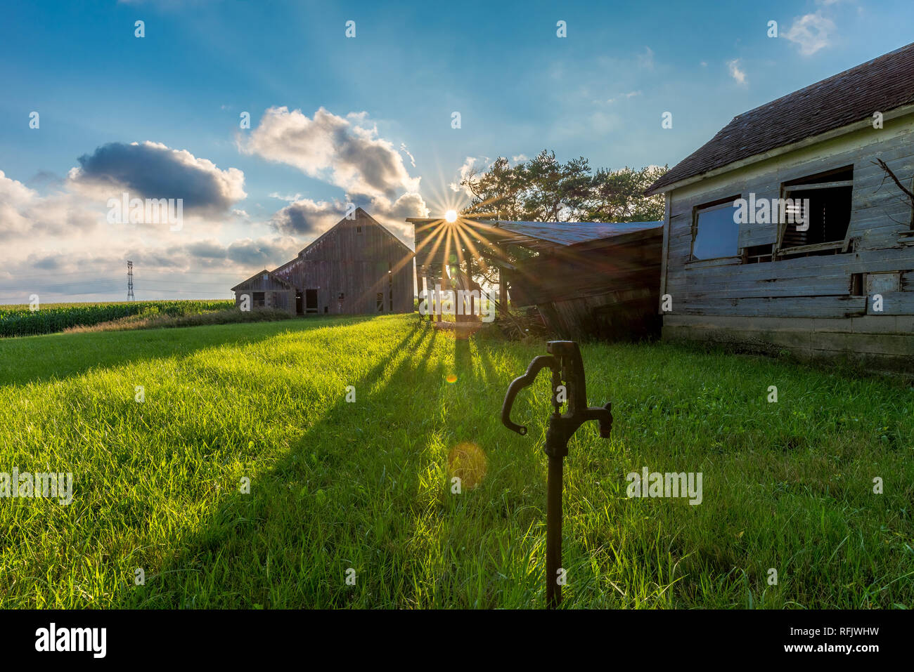 Old Farmhouse Sunset Stock Photo - Alamy