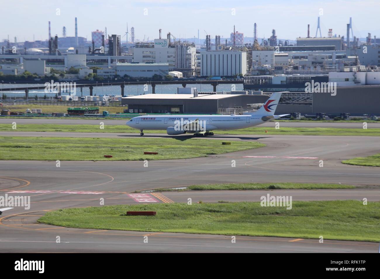 B-1073 RJTT 2 Stock Photo - Alamy