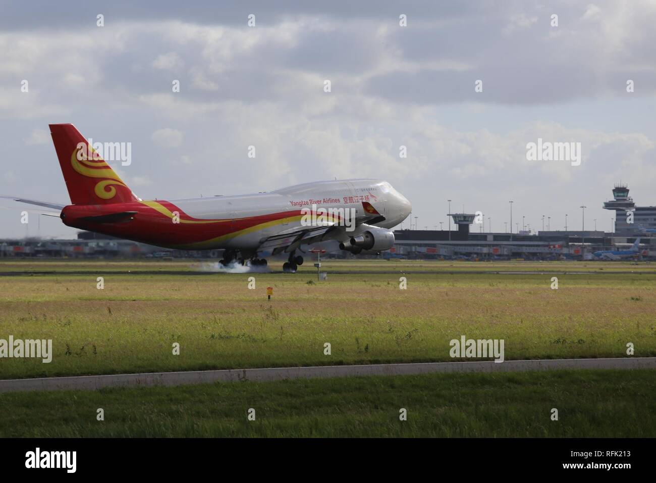 B-2437 EHAM 6 Stock Photo - Alamy