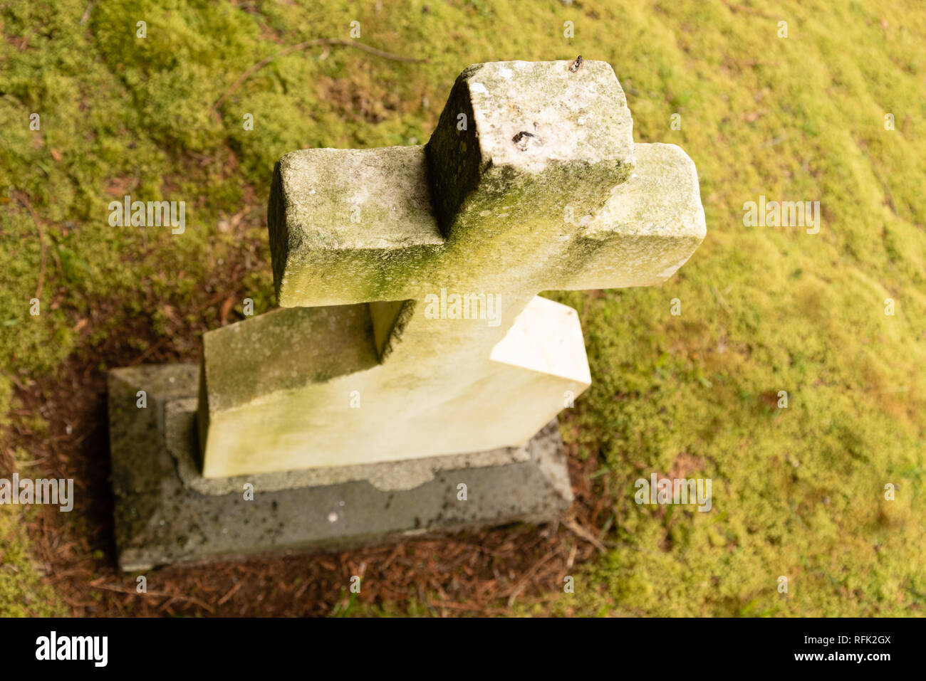 Gravestone symbols hi-res stock photography and images - Alamy