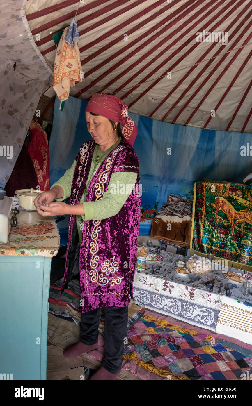 Yurt dwellers hi-res stock photography and images - Alamy