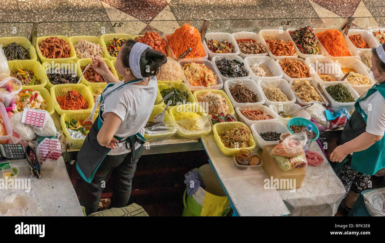 Aprons for sale hi-res stock photography and images - Alamy