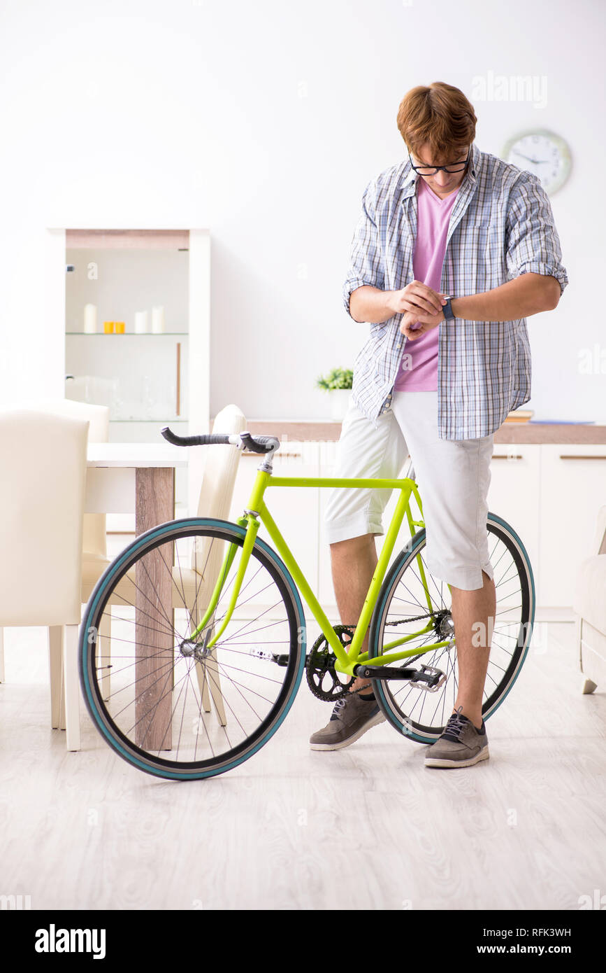Student commuting to university using cycle Stock Photo - Alamy