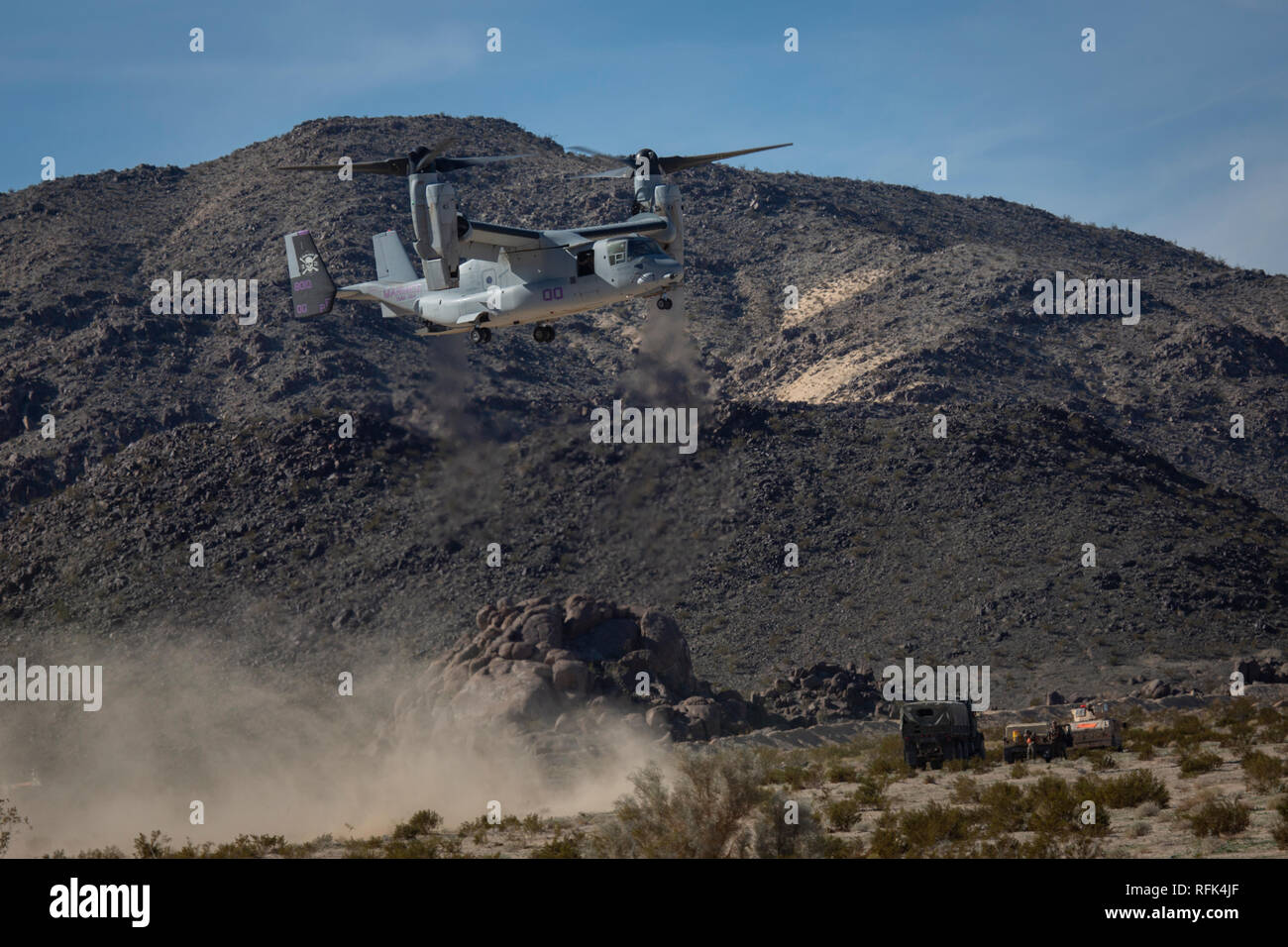 U.S. Marines with Marine Medium Tiltrotor Squadron 364 (VMM-364 ...