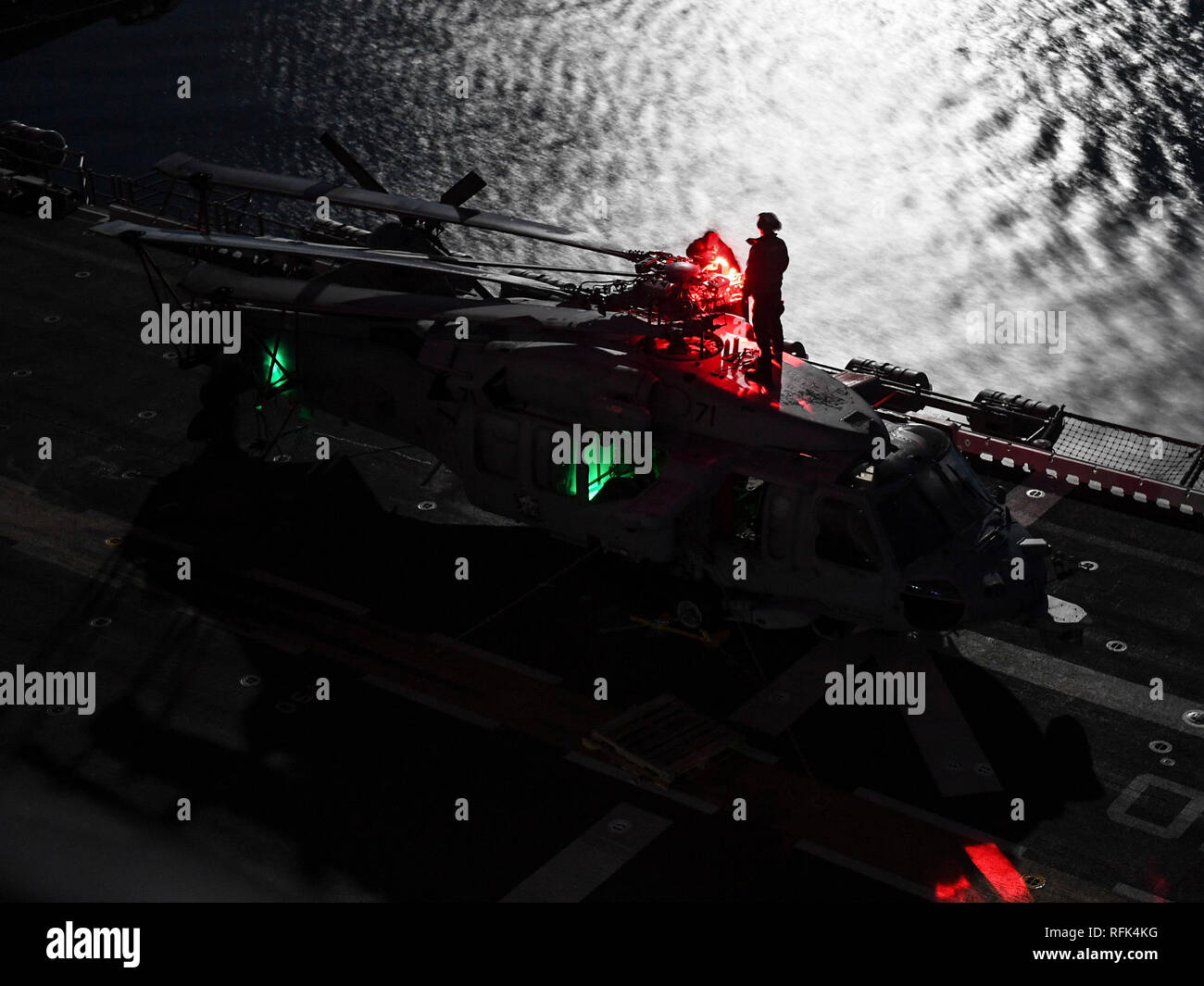 190123-N-PX867-7023 PACIFIC OCEAN (Jan. 23, 2019) Sailors assigned to ...