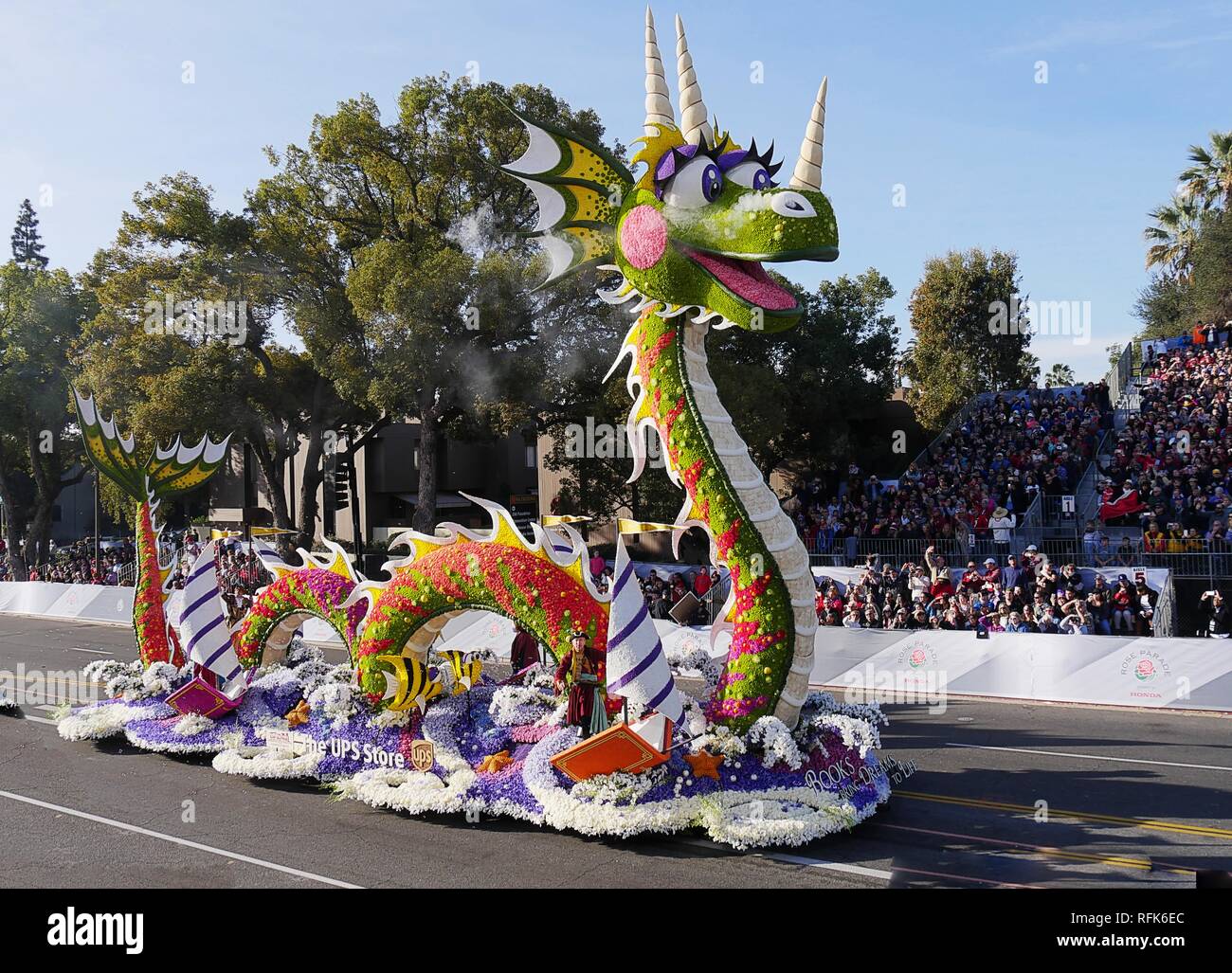 PASADENA, CALIFORNIA—JANUARY 1, 2018:Back view of the UPS Store Float ...