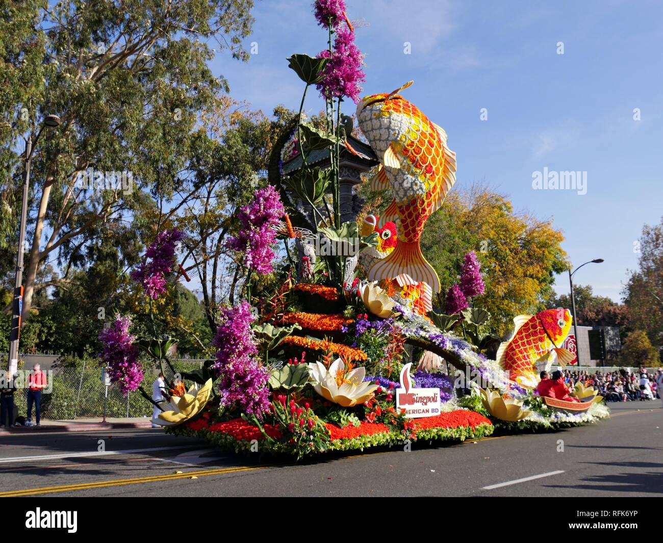 Float in tournament roses parade hi-res stock photography and images ...