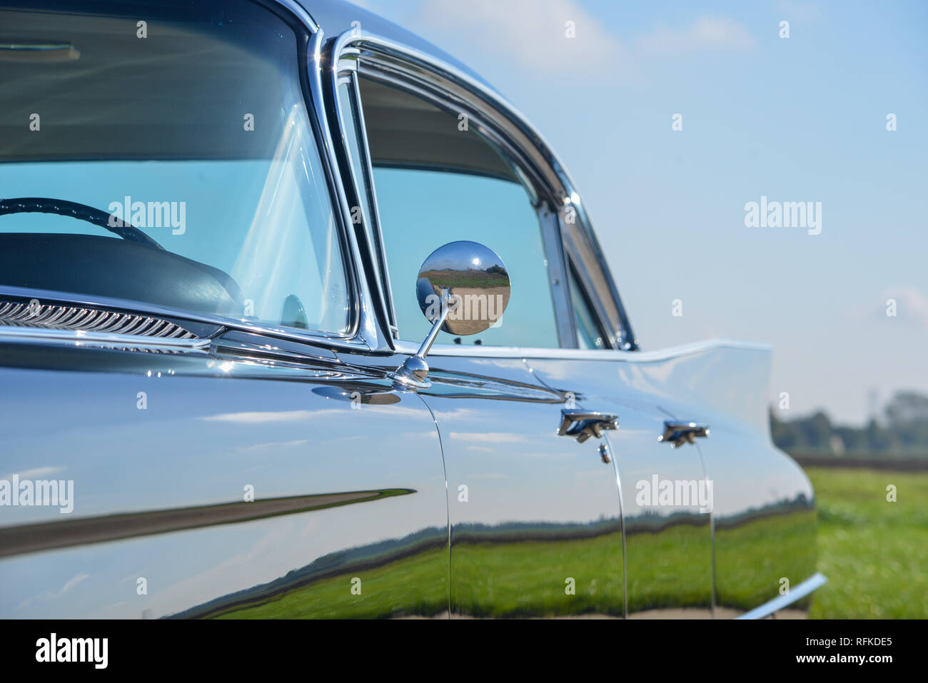 Vintage open top cadillac hi-res stock photography and images - Alamy