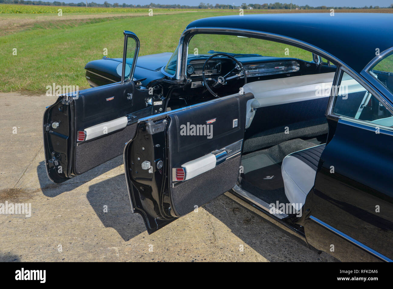 Pillarless doors hi-res stock photography and images - Alamy