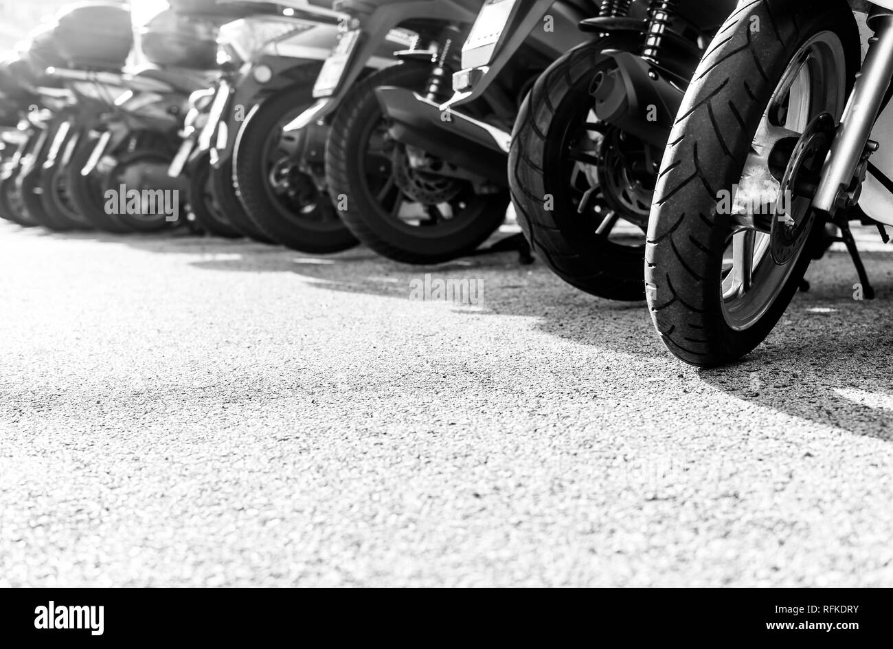Row of parked Black and White Stock Photos & Images - Alamy