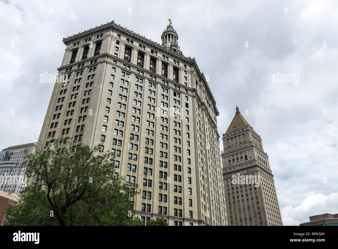 Classic skyscrapers hi-res stock photography and images - Alamy