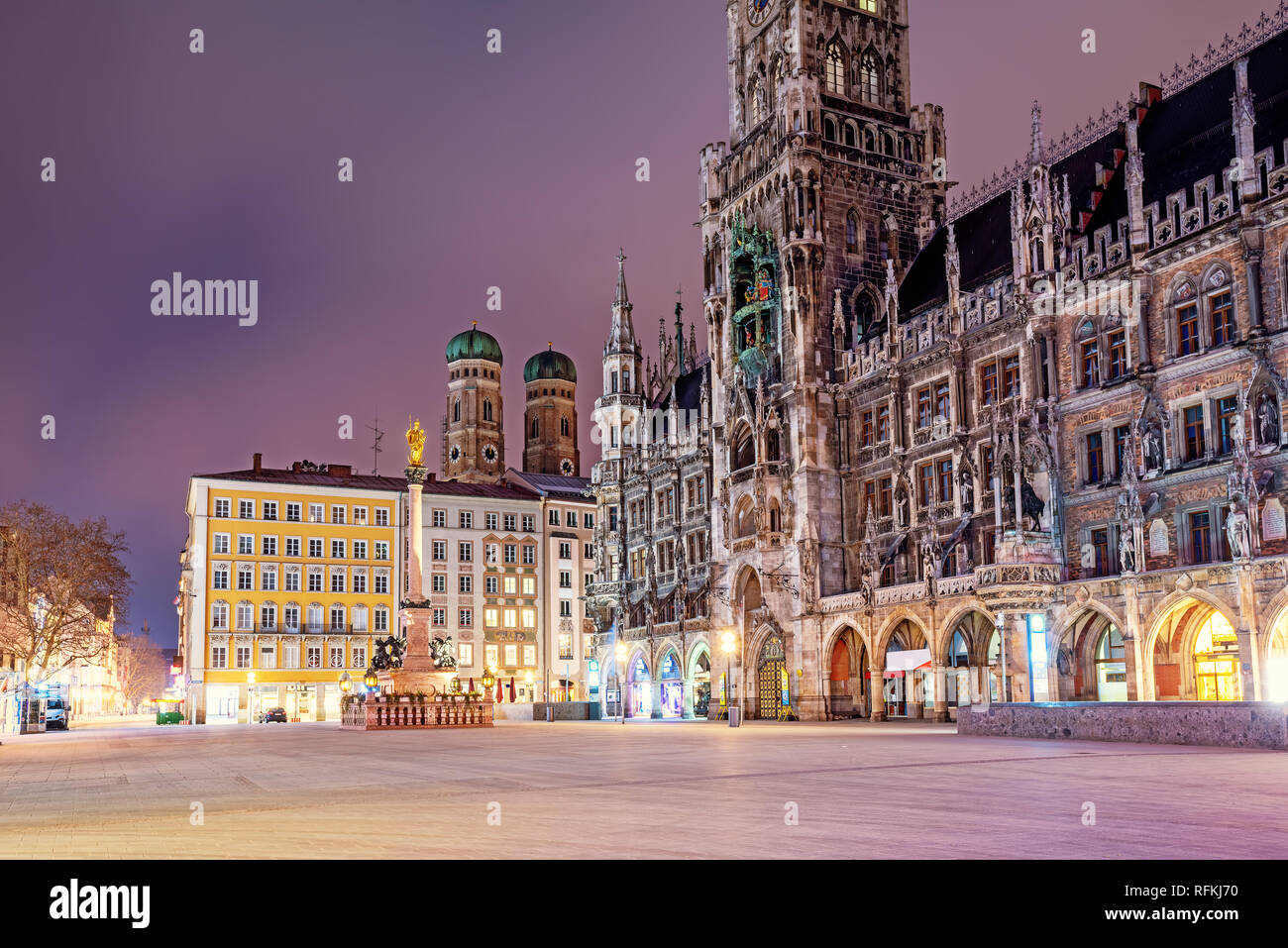Munich Old town, Marienplatz square, the New Town Hall and St Mary's ...