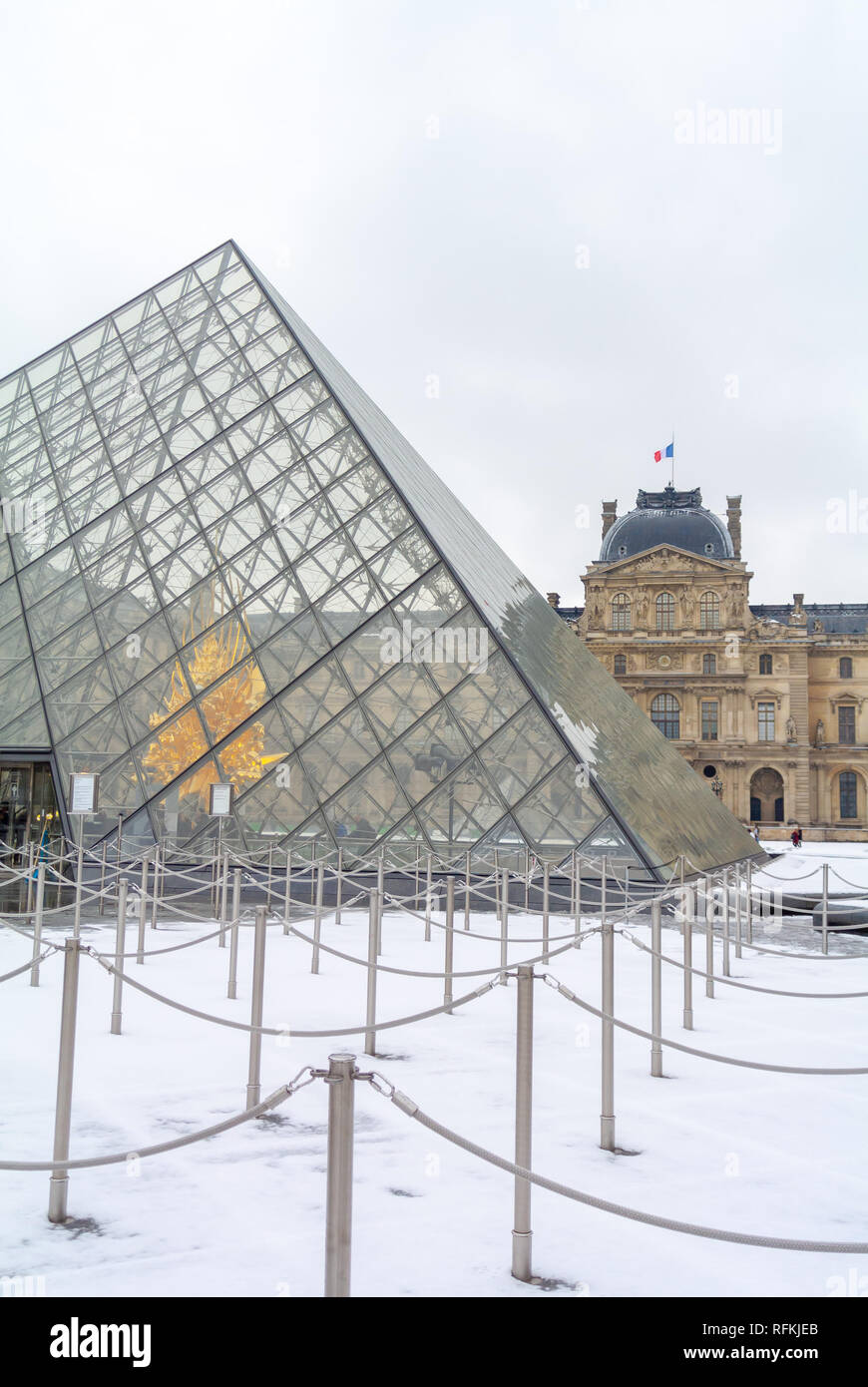 Under pyramid louvre museum hi-res stock photography and images - Alamy