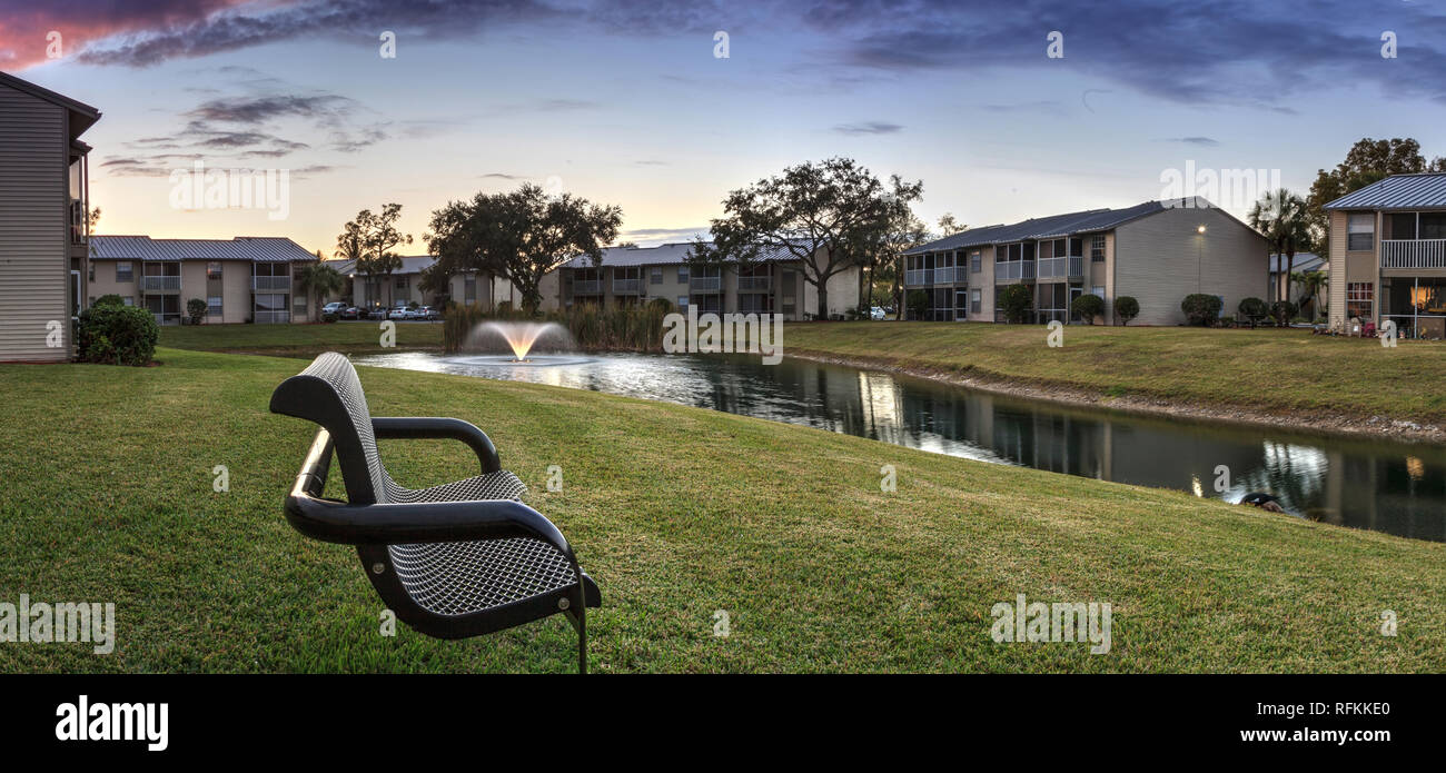 Bench overlooking pond hi-res stock photography and images - Alamy