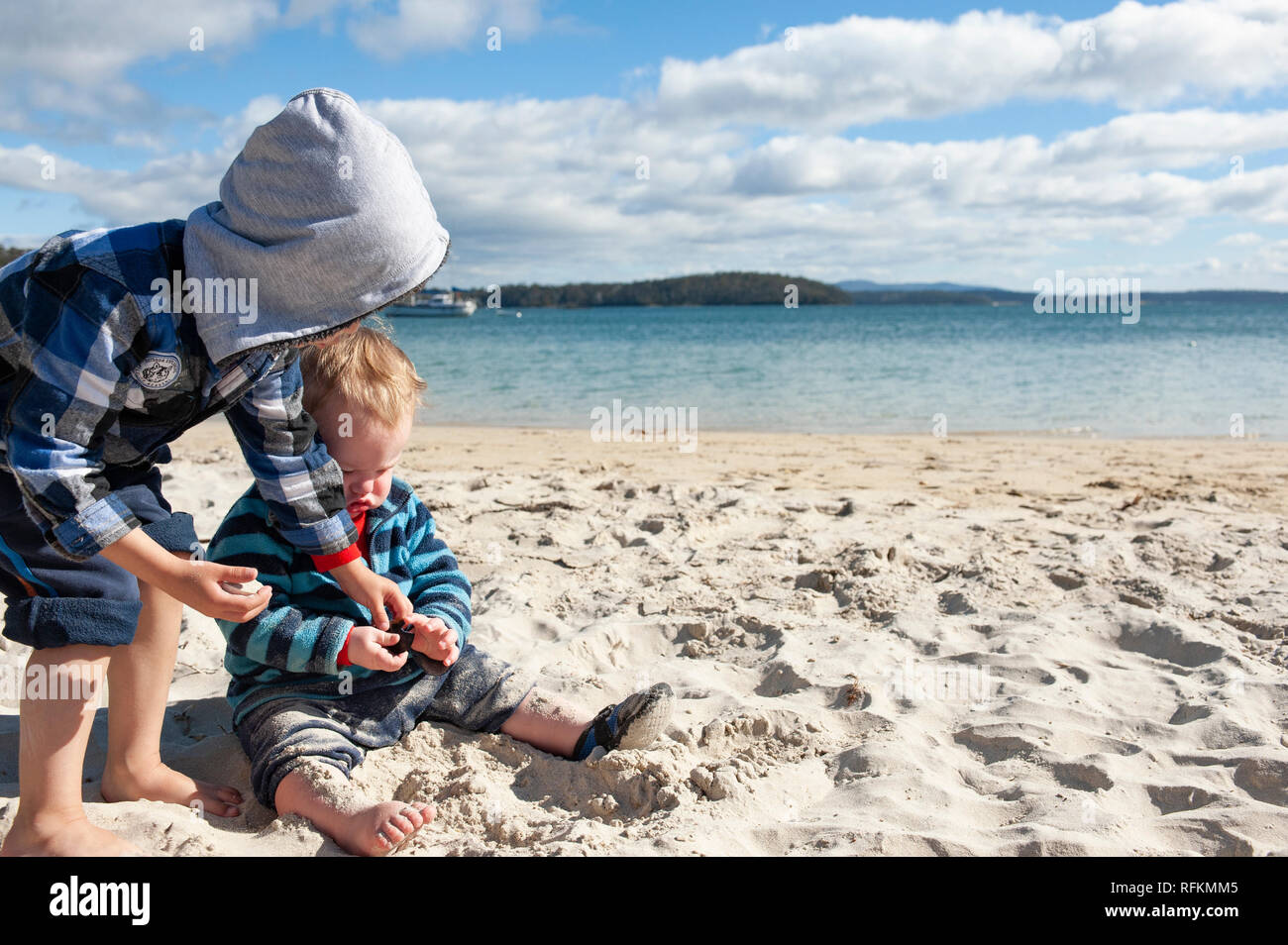 Australia children playing hi-res stock photography and images - Alamy