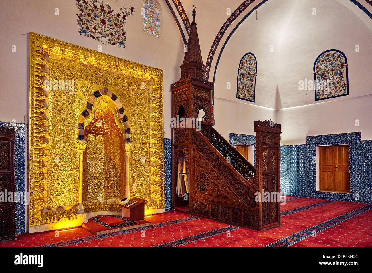 Interior minbar mosque hi-res stock photography and images - Alamy