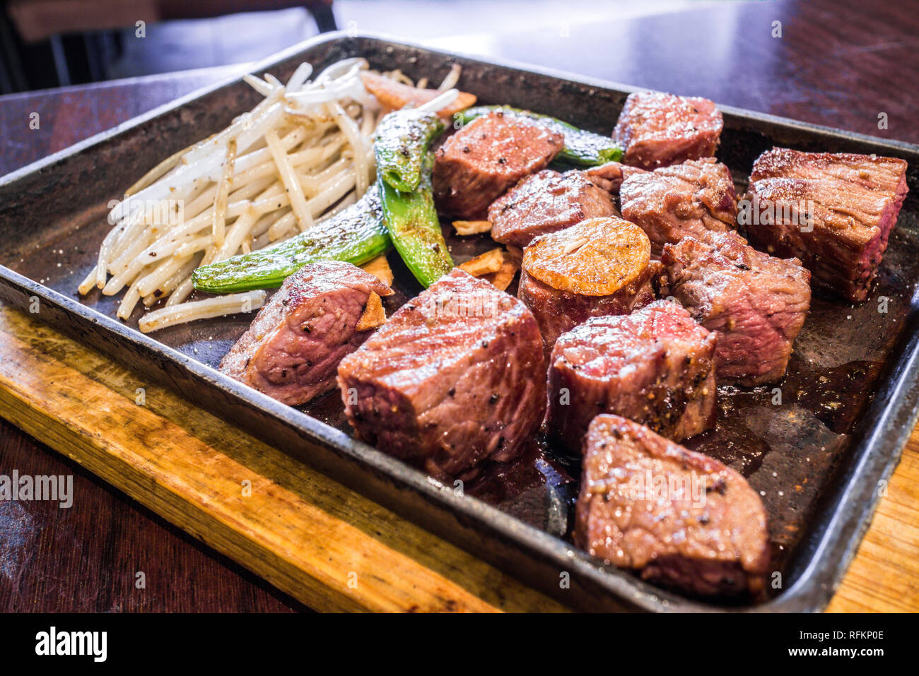 Sizzling plate hi-res stock photography and images - Alamy