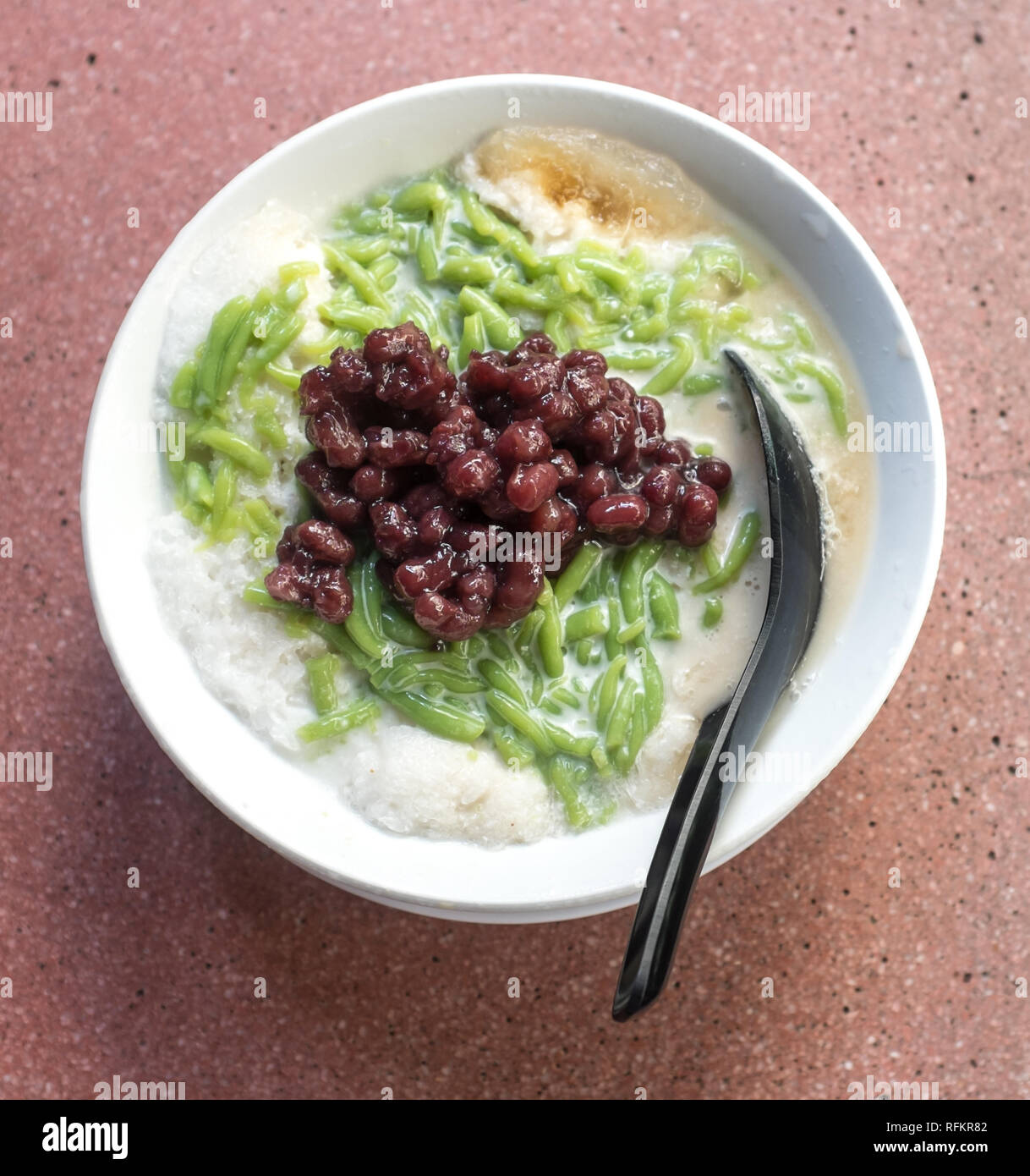 Delicious iced cendol with red beans Stock Photo - Alamy