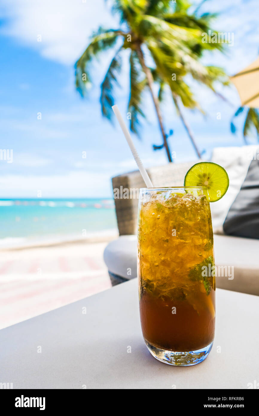 Pool side mocktails hi-res stock photography and images - Alamy