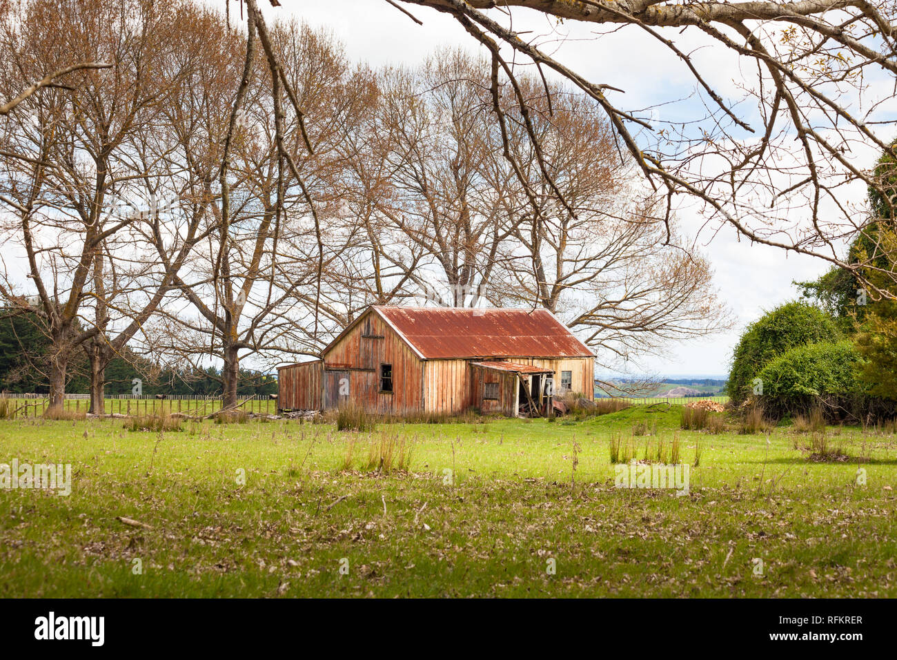 Old house grassy field architecture hi-res stock photography and images - Alamy