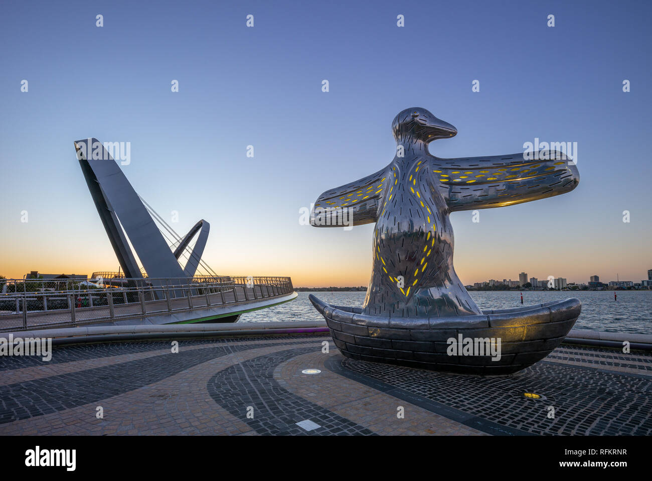 First Contact Sculpture, Elizabeth harbour, perth Stock Photo - Alamy