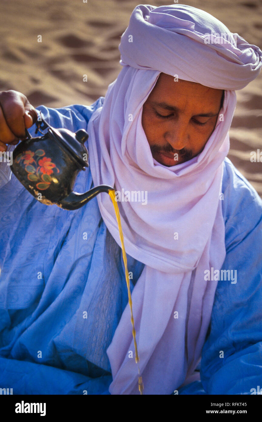 TASSILI N’AJJER, ALGERIA - JANUARY 10, 2002: unknown man during the ...