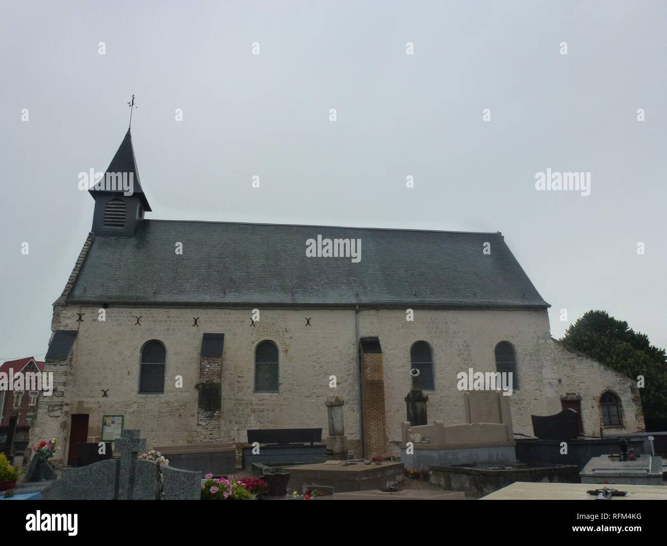 Balinghem (Pas-de-Calais) église Notre-Dame de la Nativité(02 Stock ...