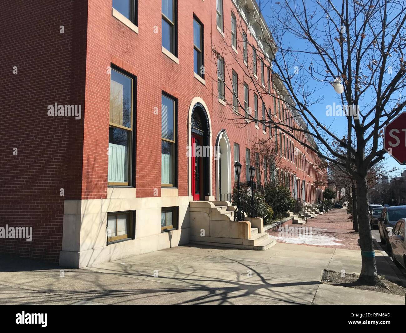 Archival rowhouses hi-res stock photography and images - Alamy
