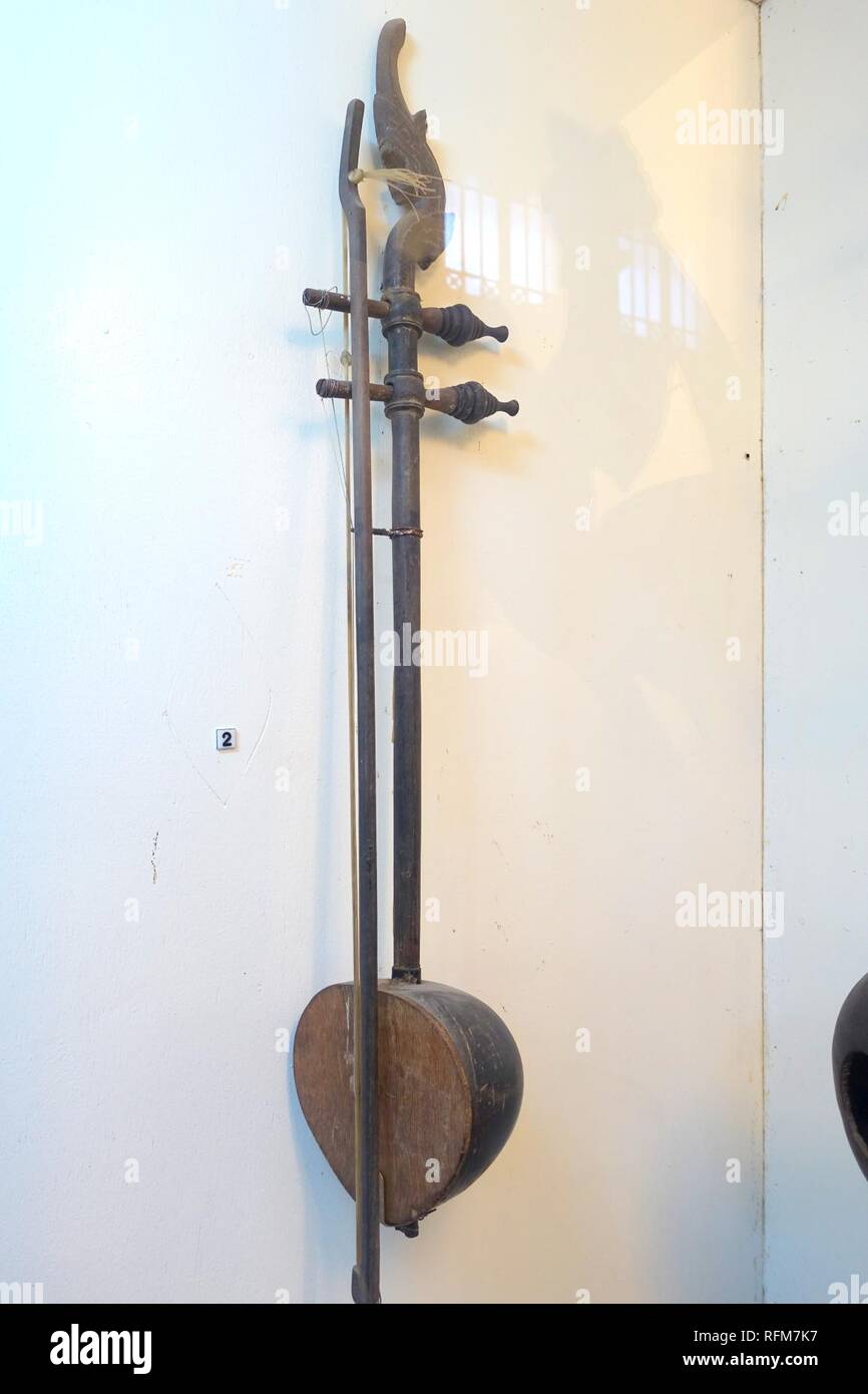 Ban Gao - Go (scoop shaped musical instrument), Khmer people, wood ...