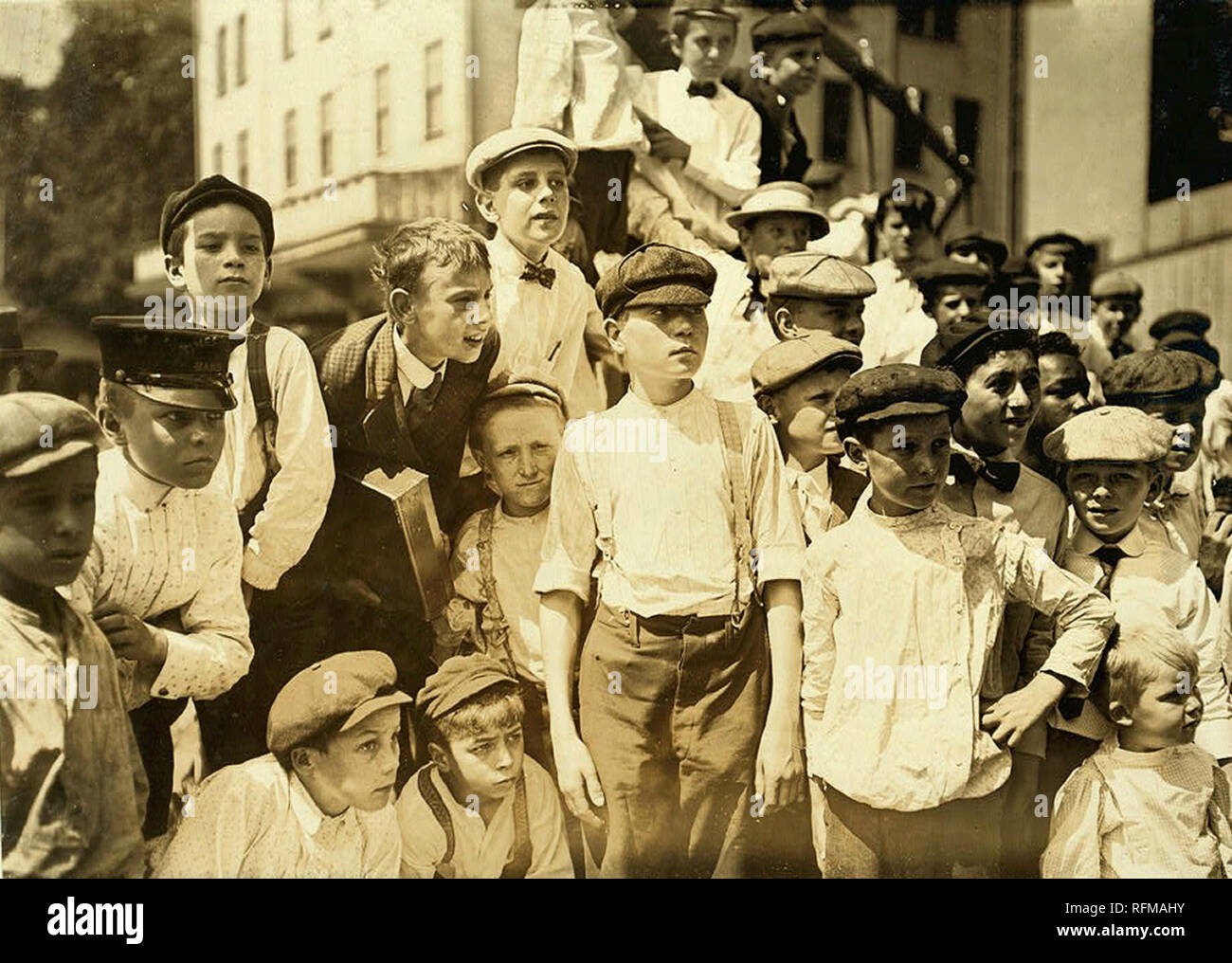 Group people in historical hi-res stock photography and images - Alamy